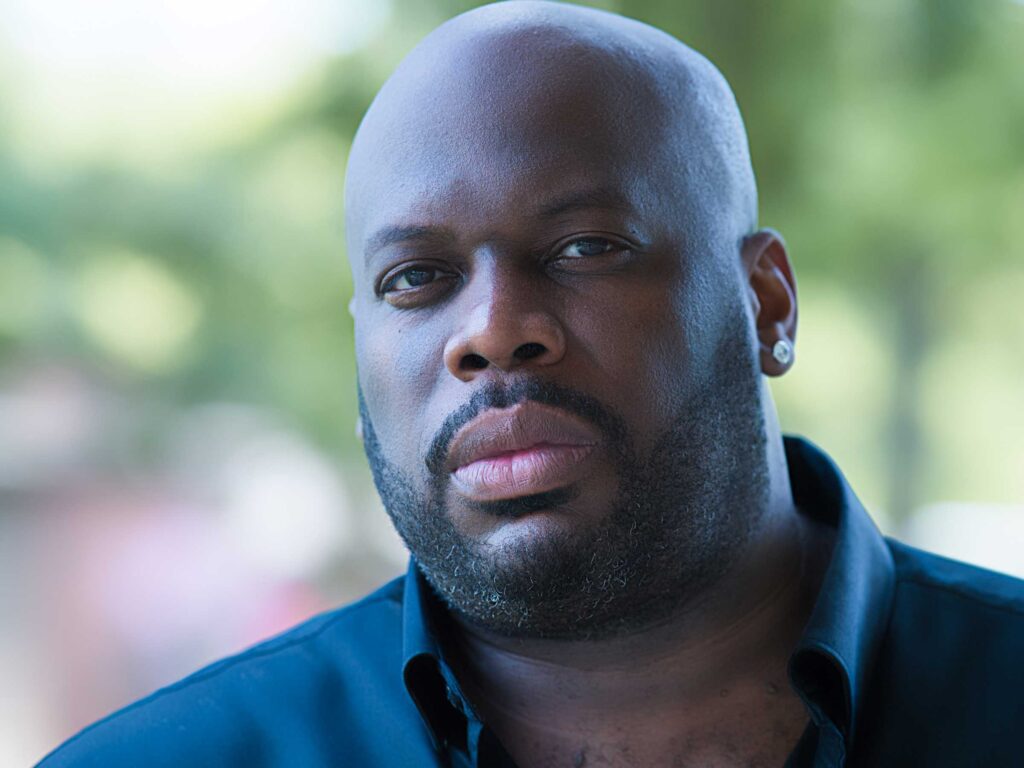 Morris Robinson – Official Website of bass Morris Robinson